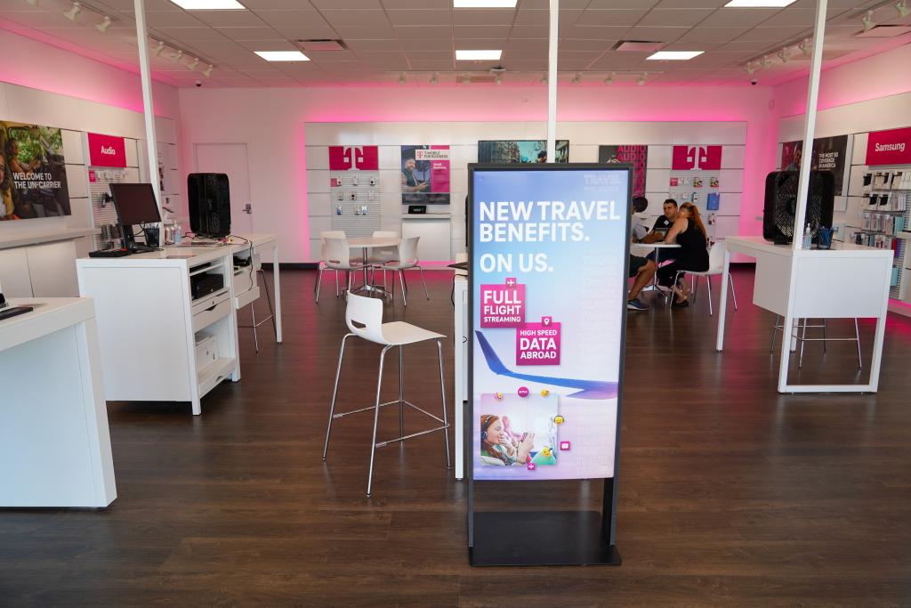T-Mobile Storefront – Barton & Loguidice